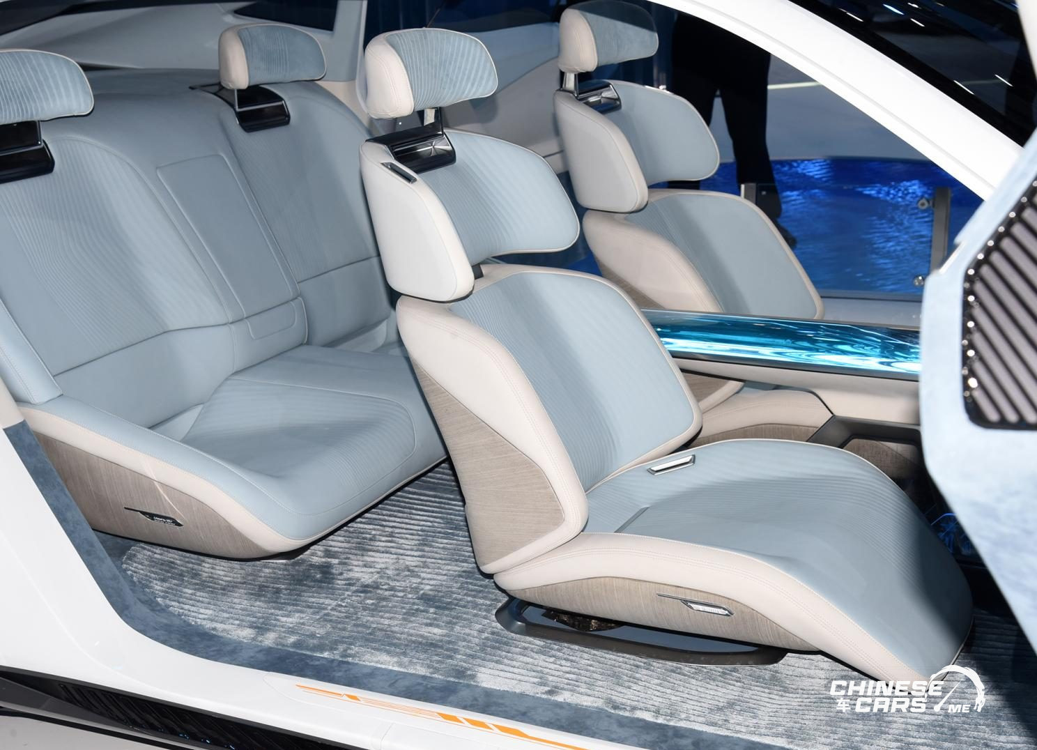 بعد ظهورها مموهة في الصين جيلي جالاكسي E8 الكهربائية الجديدة على قائمة ...