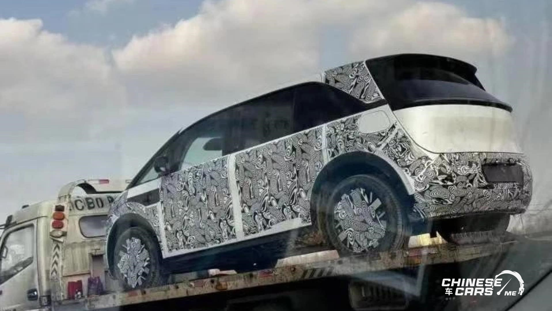 صور تجسسية لسيارة Zeekr CM2E الـ MPV الجديدة بعد رصدها أثناء اختبارها بالصين – شبكة السيارات الصينية